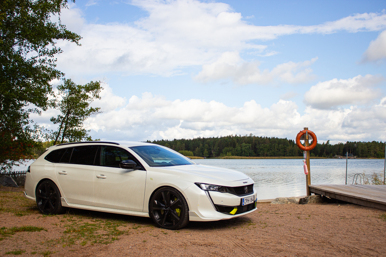 Koeajossa Peugeot 508 SW PSE (2021) - PikaMulkaus